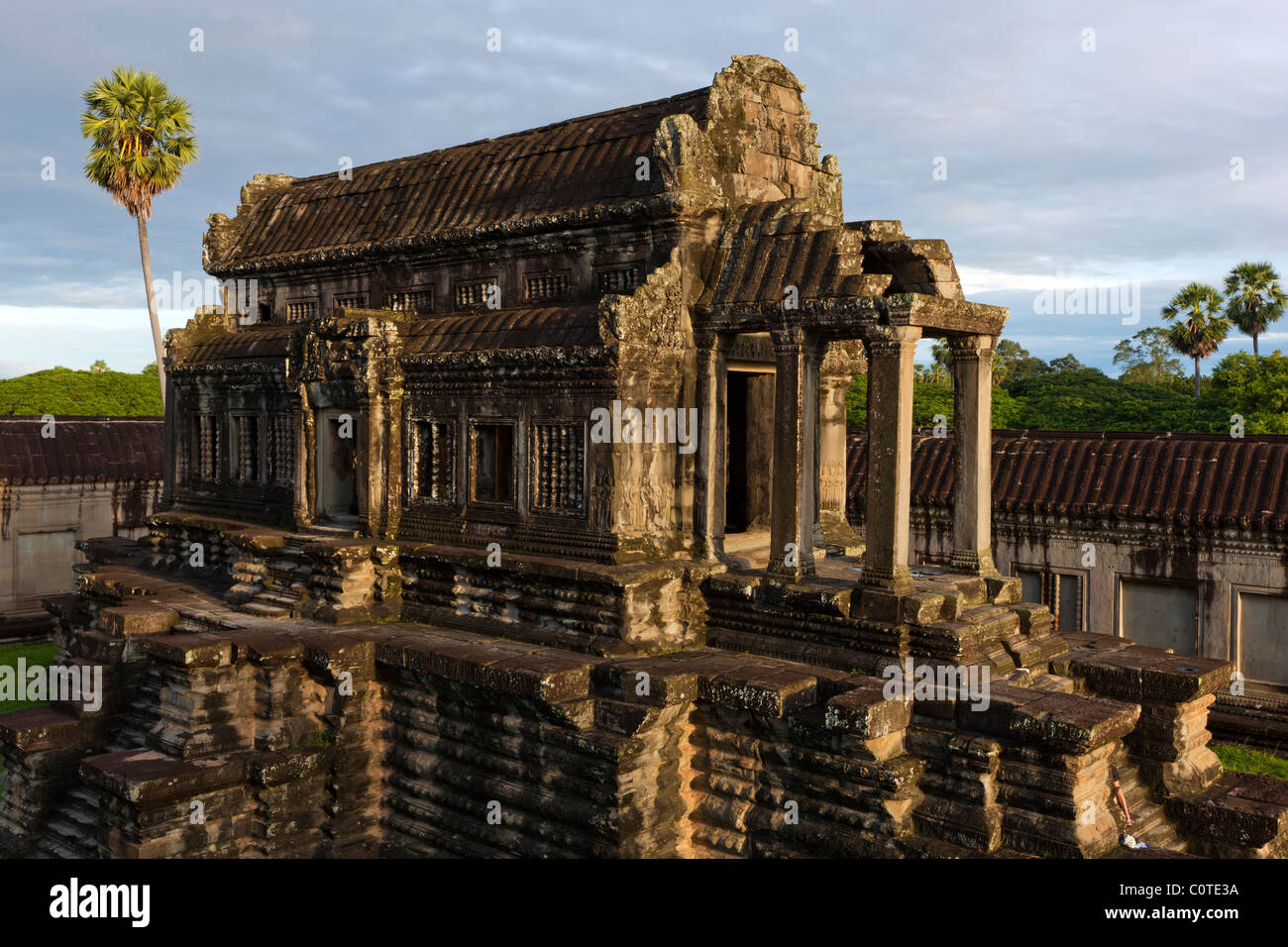 Southeast asian temple exterior hi-res stock photography and images - Alamy