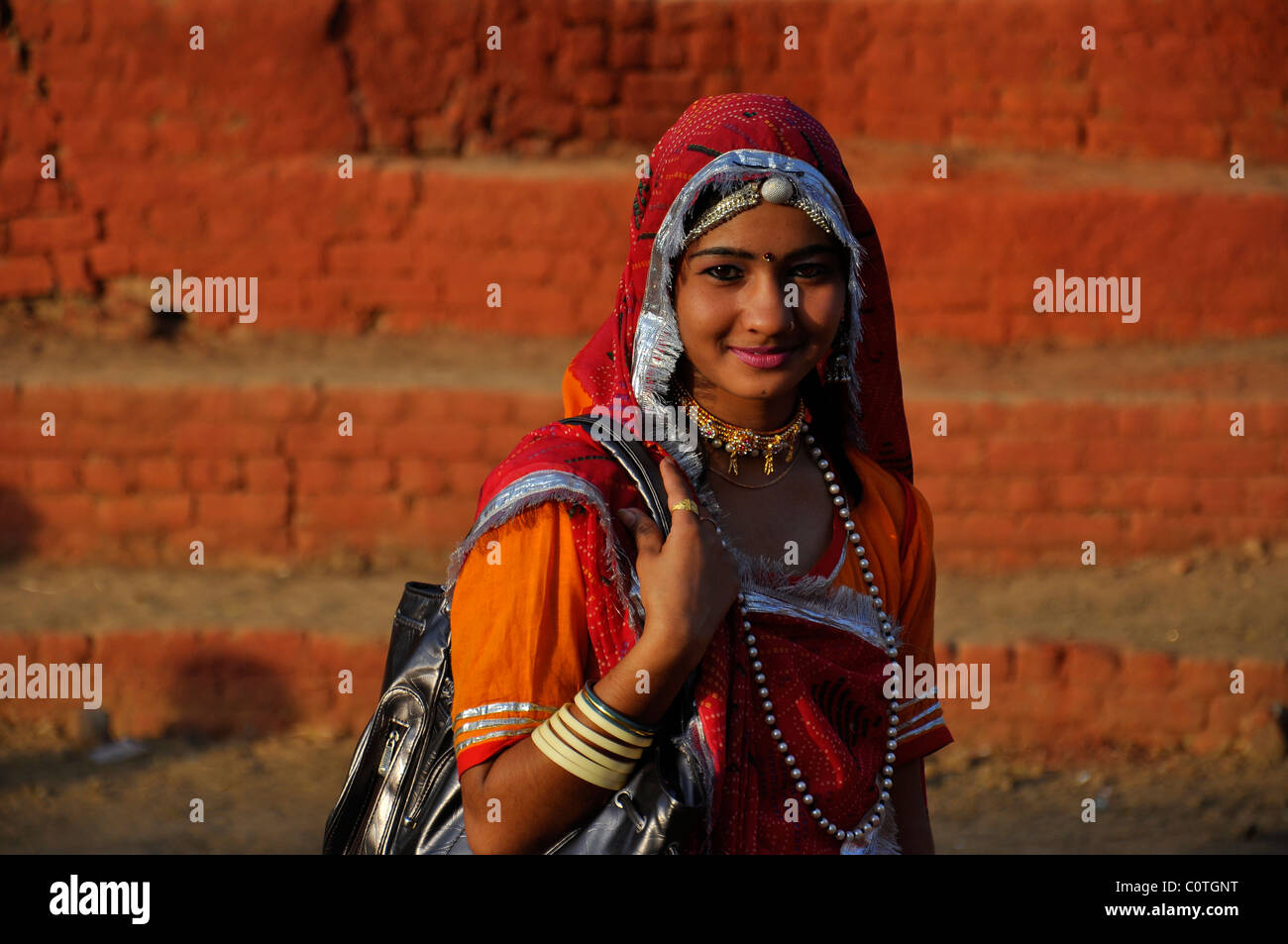 Indian girl in rajasthani dress Stock Photo - Alamy