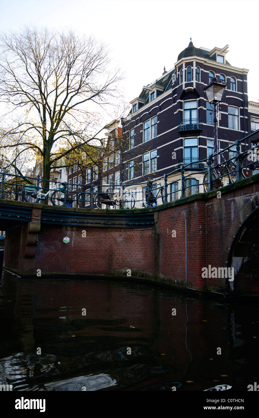 Buildings canal sea Amsterdam Stock Photo - Alamy