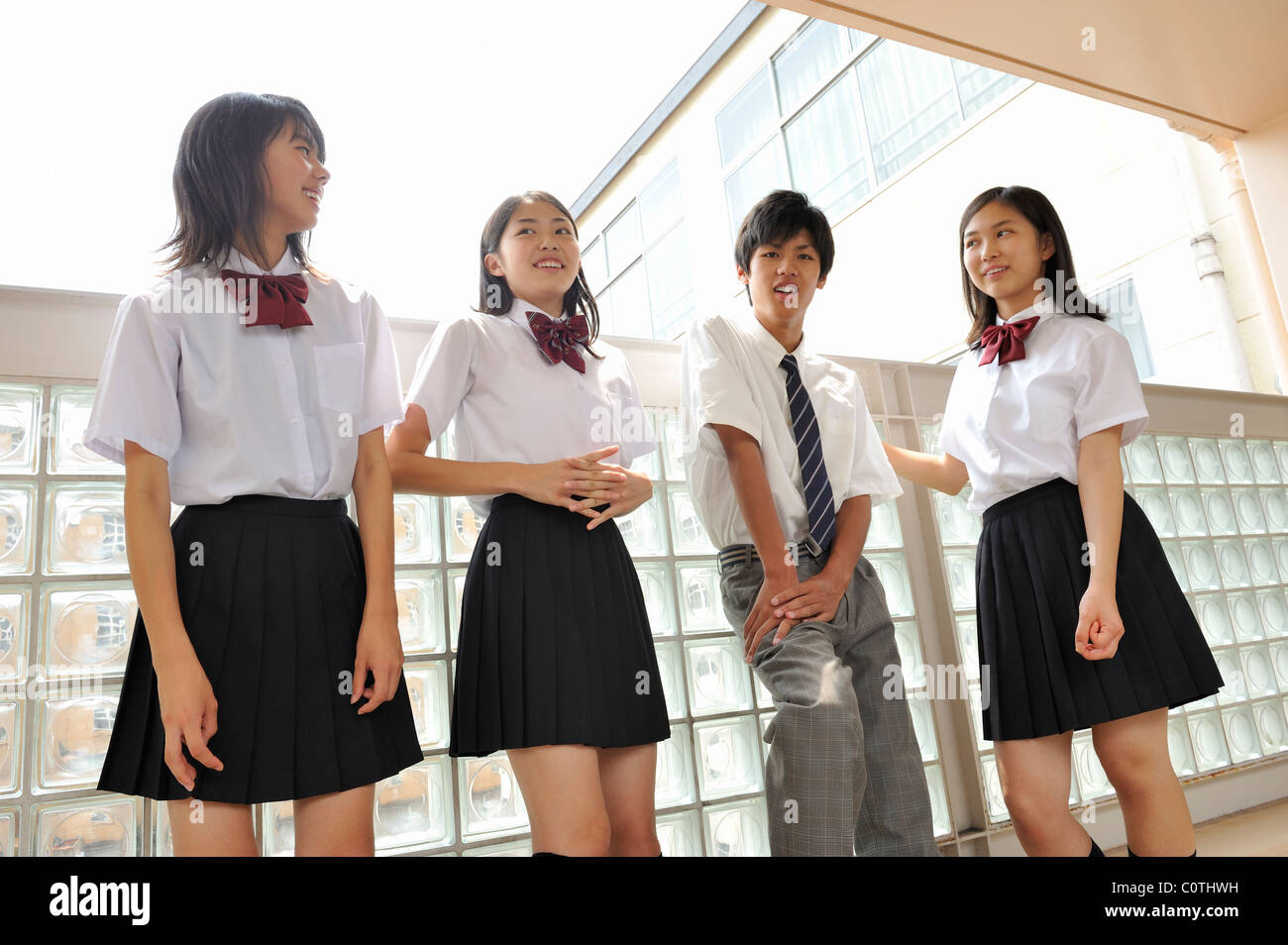 High school students talking hi-res stock photography and images - Alamy