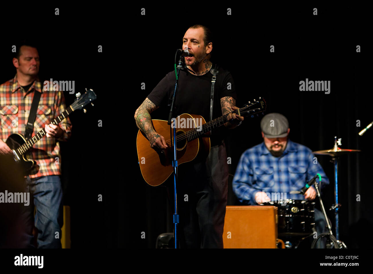 Jonny wickersham of social distortion hi-res stock photography and ...