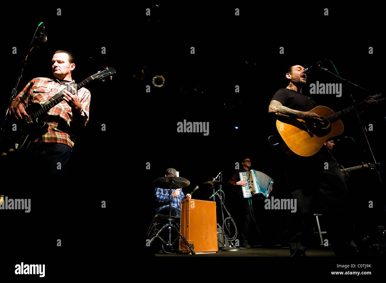Jonny wickersham of social distortion hi-res stock photography and ...