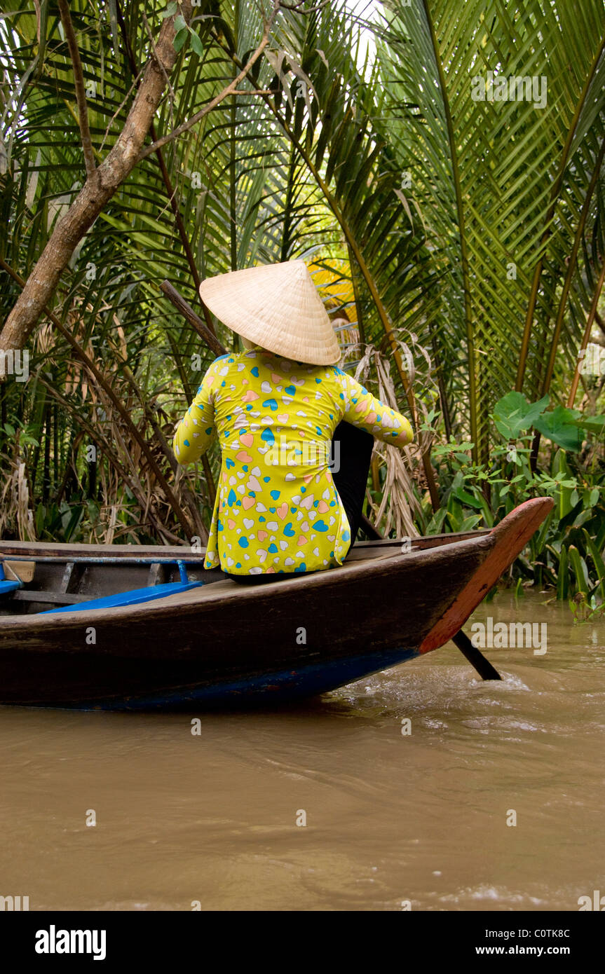 Sampan boat hi-res stock photography and images - Alamy