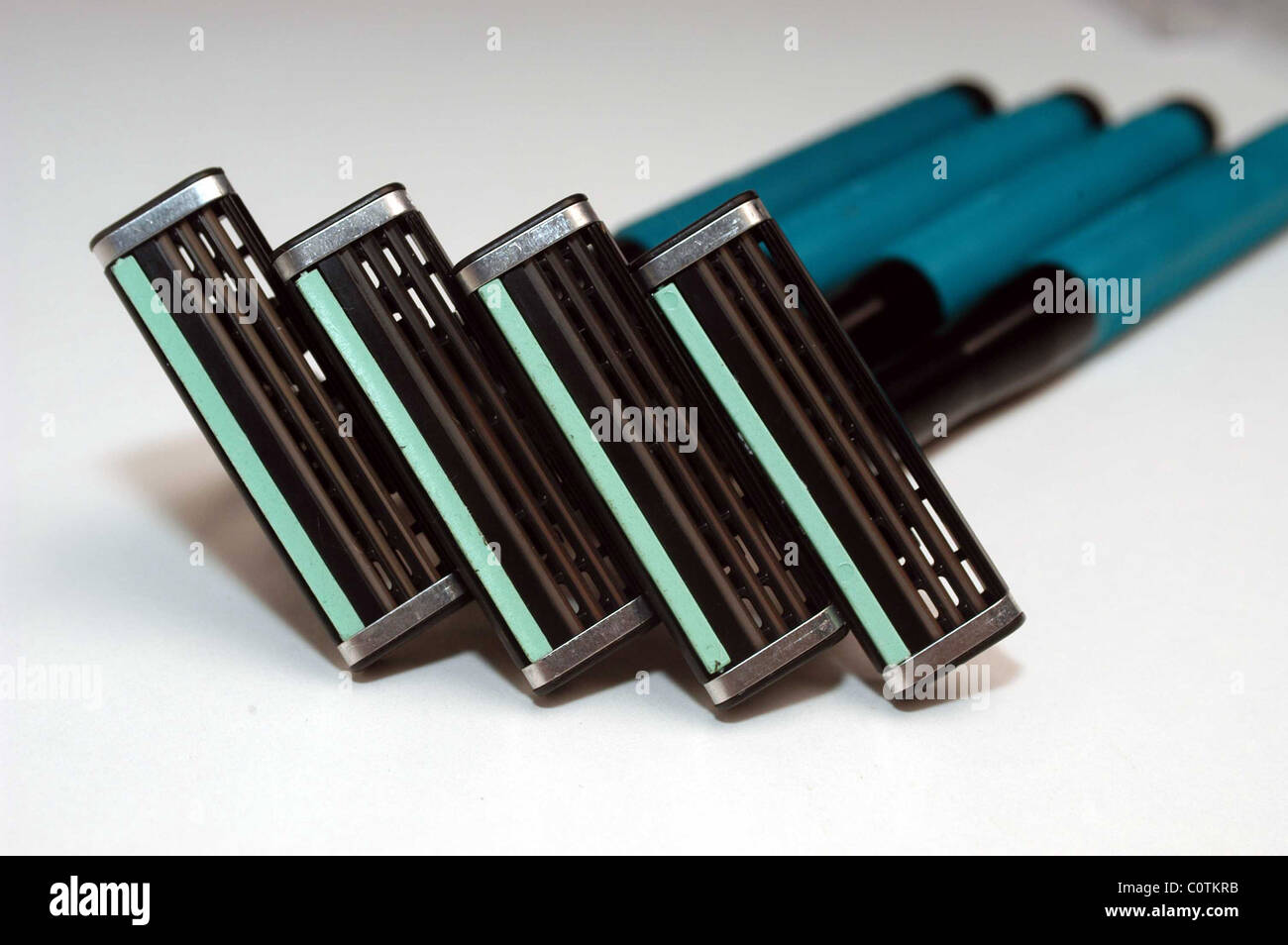 Safety razors hi-res stock photography and images - Alamy