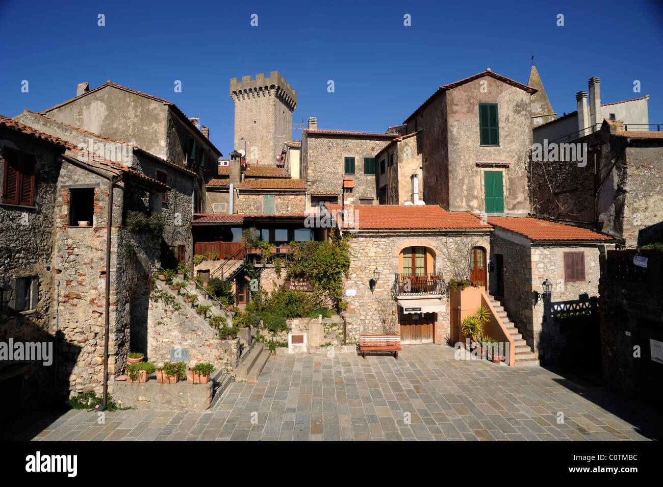 Italian villages hi-res stock photography and images - Alamy