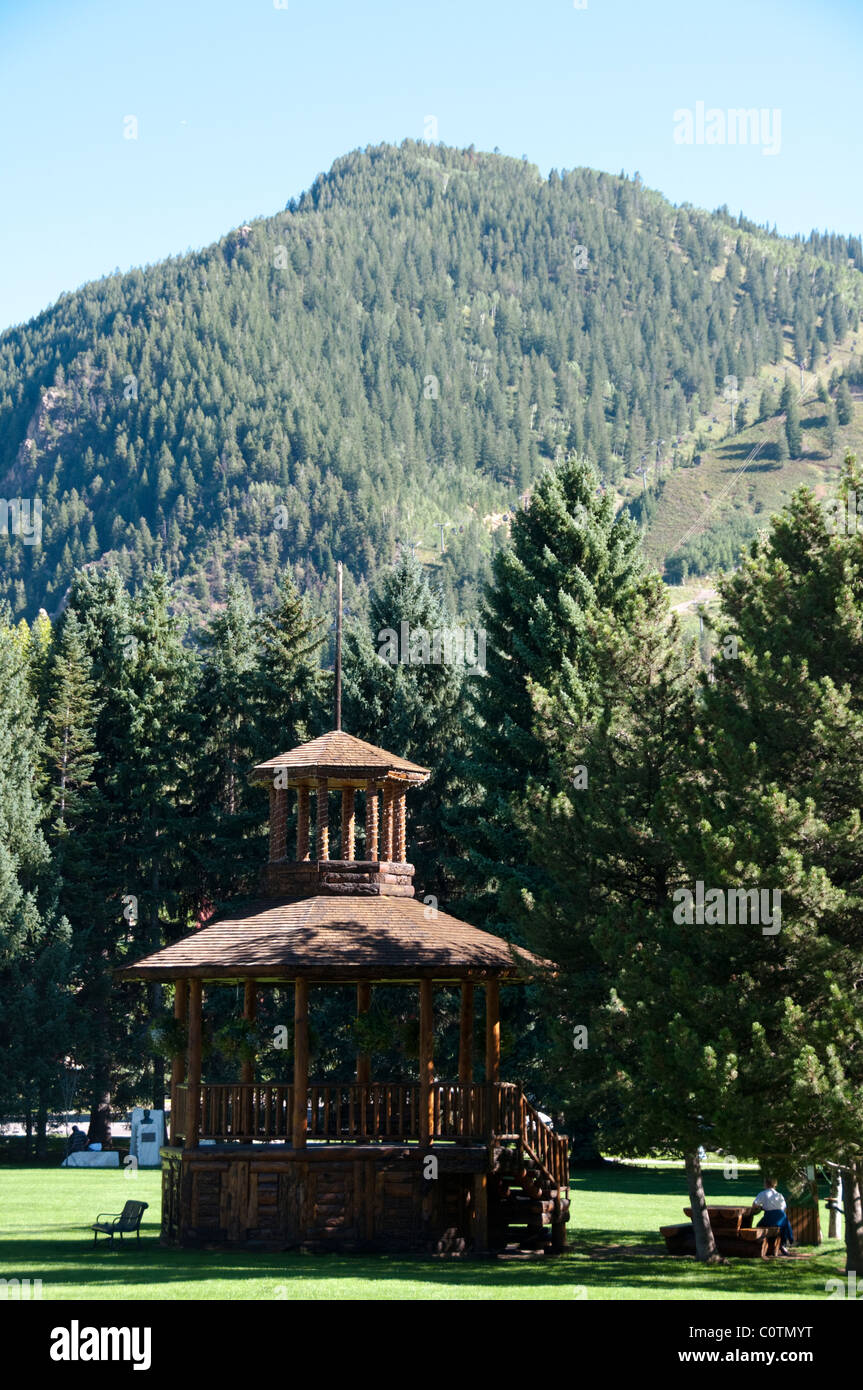 Aspen,World Ski Capital,For The Rich & Famous,Parks Rotunda,Music ...