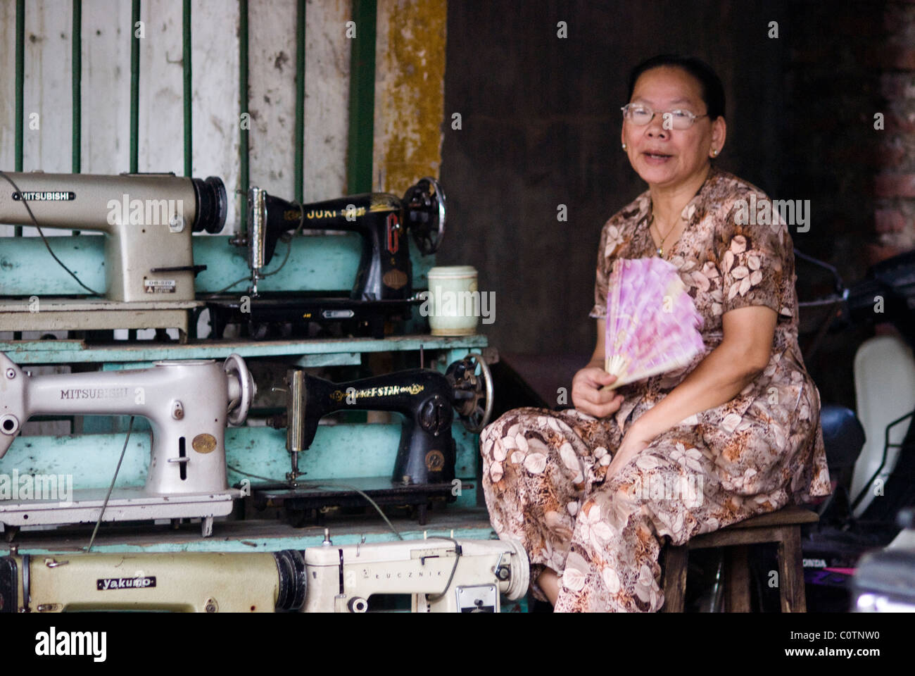 Sawing machines hi-res stock photography and images - Alamy