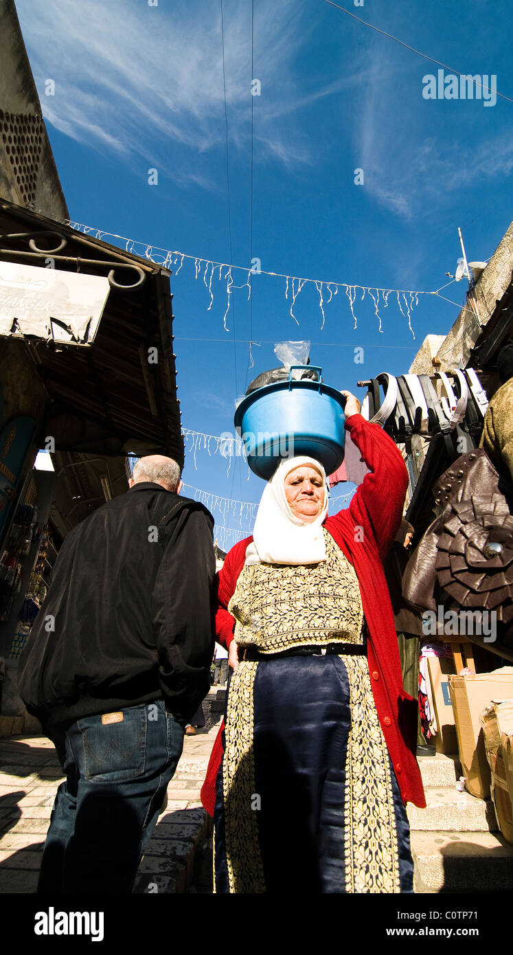 Jerusalem busy market street hi-res stock photography and images - Alamy