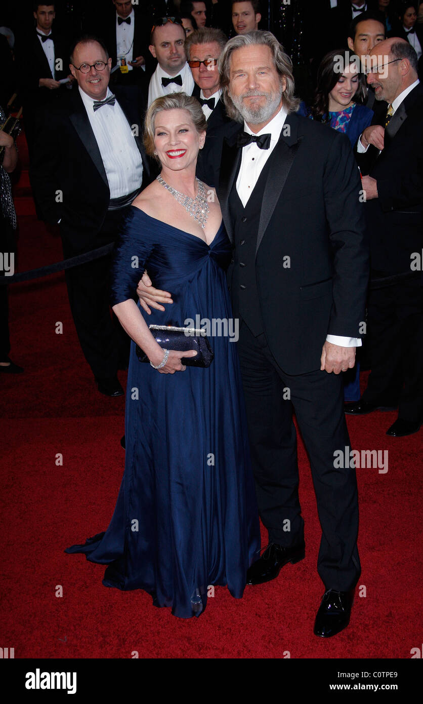 JEFF BRIDGES & WIFE SUSAN BRIDGES 83RD ACADEMY AWARDS RED CARPET ...
