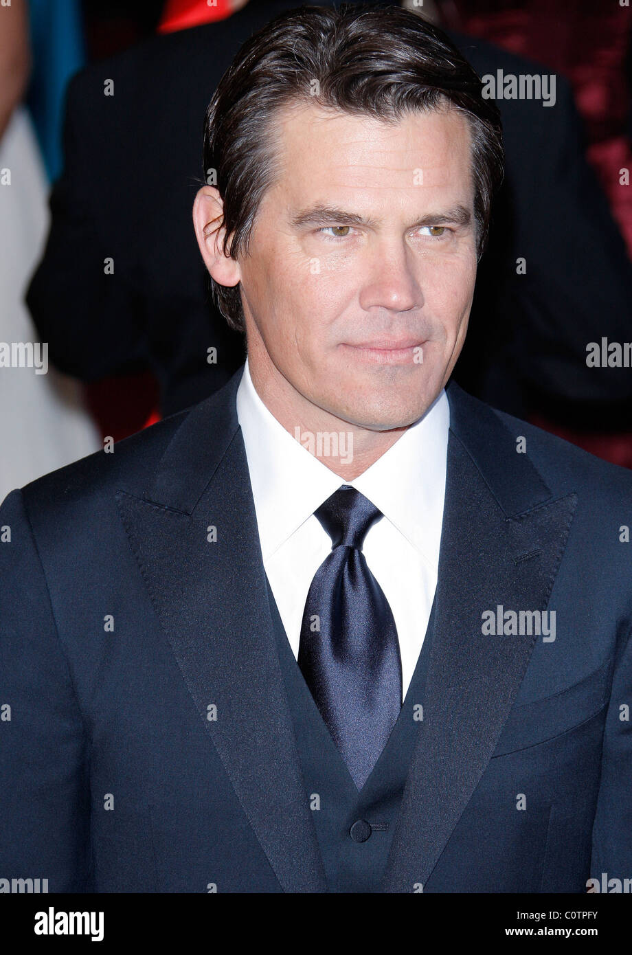 JOSH BROLIN 83RD ACADEMY AWARDS RED CARPET ARRIVALS KODAK THEATRE LOS ...