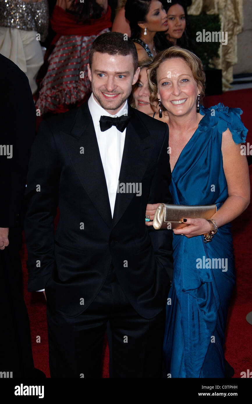 JUSTIN TIMBERLAKE & MUM LYNN HARLESS 83RD ACADEMY AWARDS RED CARPET ...