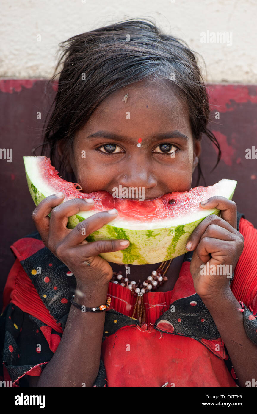 Beggars eating food hi-res stock photography and images - Alamy