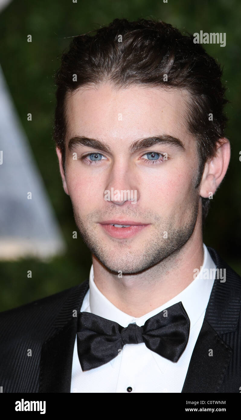 CHASE CRAWFORD 2011 VANITY FAIR OSCAR PARTY LOS ANGELES CALIFORNIA USA ...