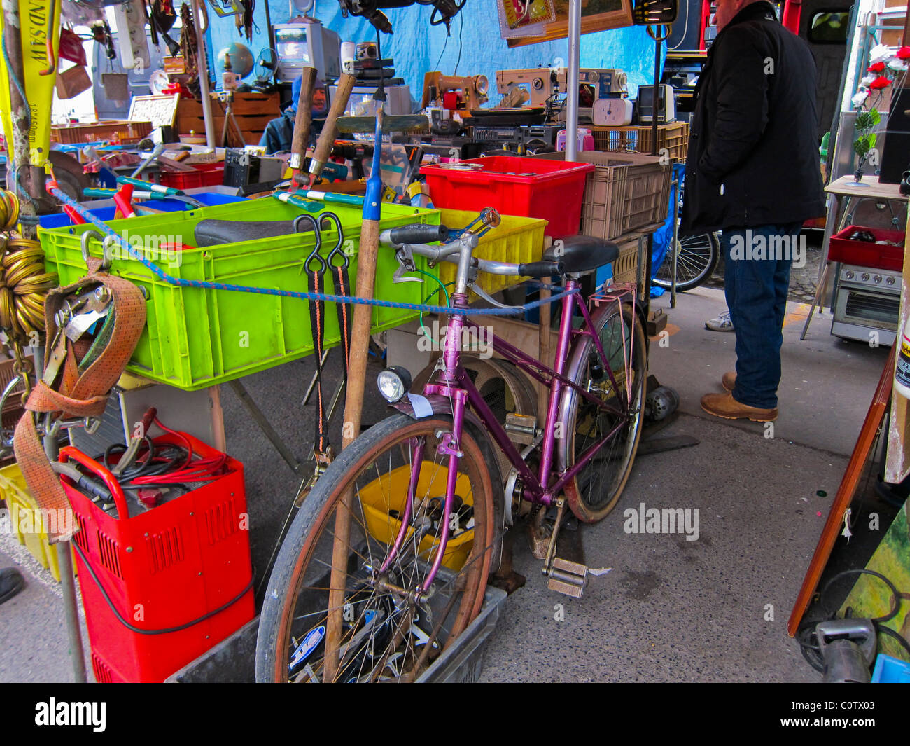 Cheap tourist objects hi-res stock photography and images - Alamy