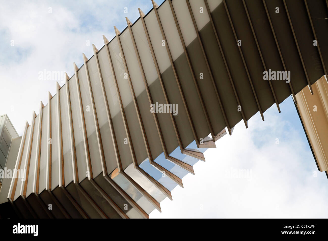 Covent garden bridge hi-res stock photography and images - Alamy
