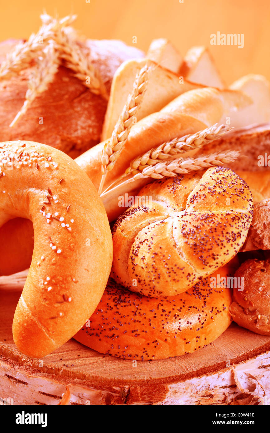 Group of bread rolls hi-res stock photography and images - Alamy