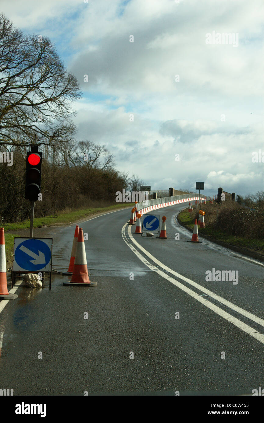 Road work signal hi-res stock photography and images - Alamy