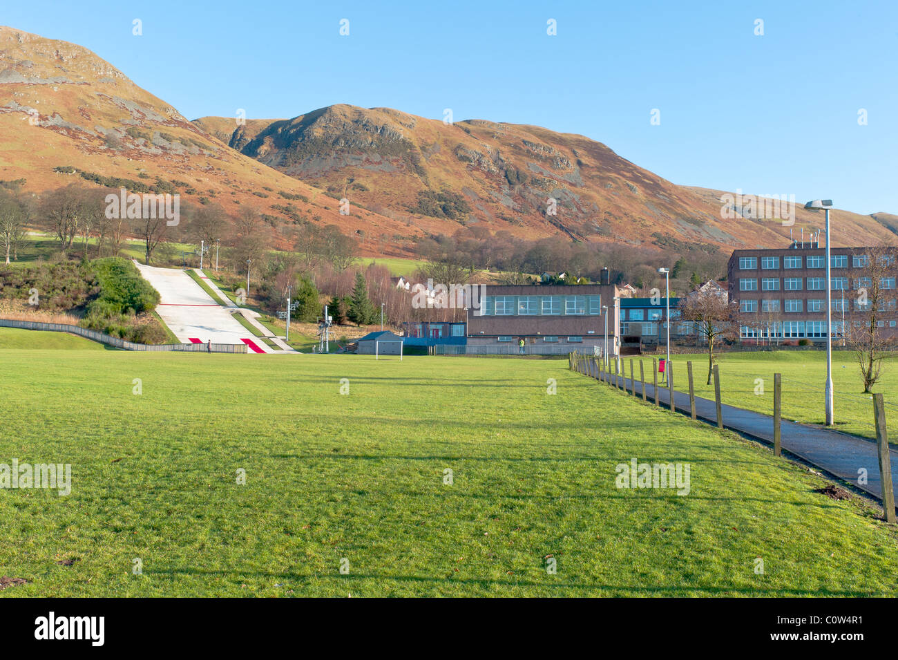 Tillicoultry Primary School and Artificial Ski Slope Stock Photo - Alamy
