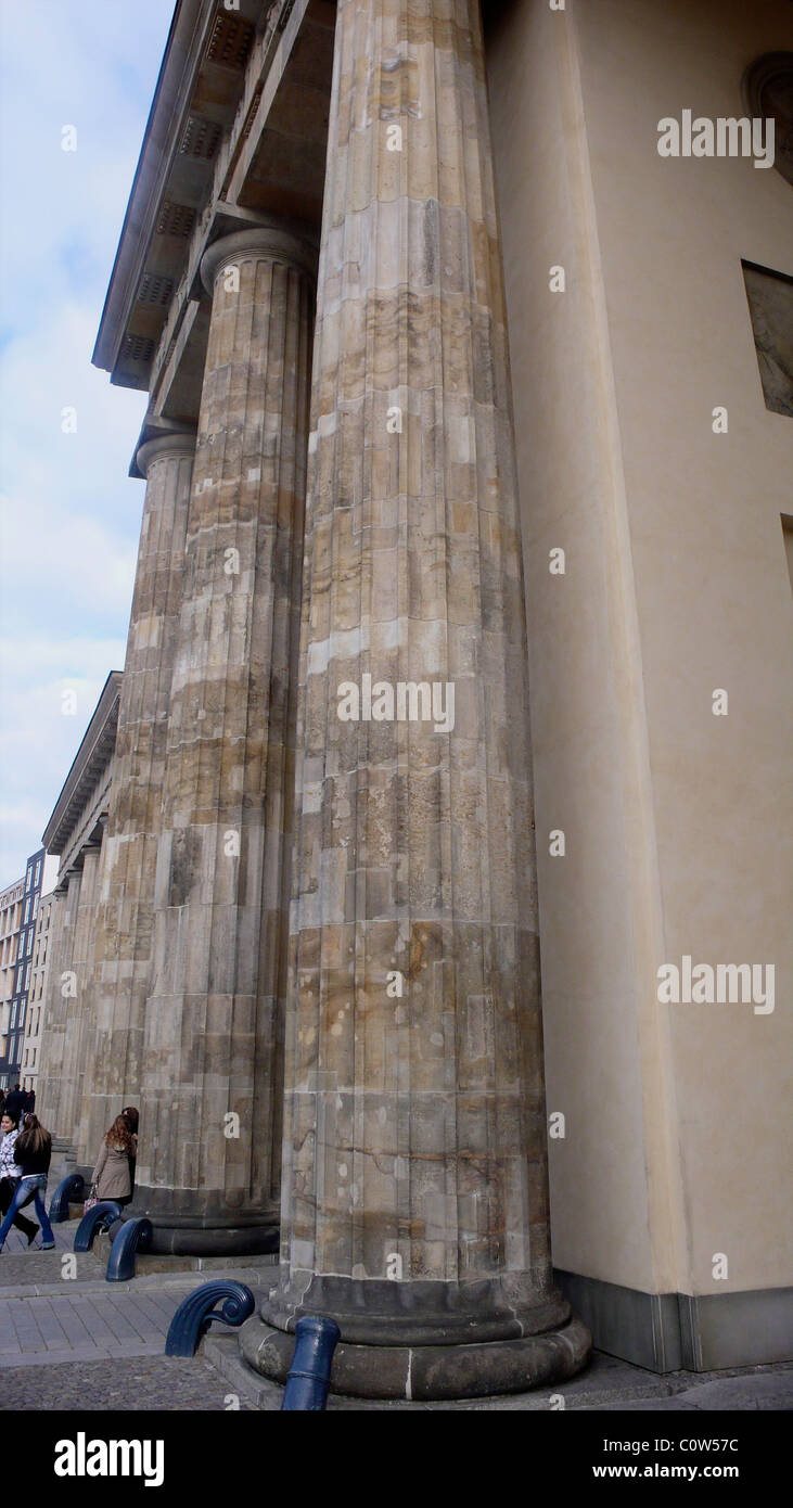 Doric column hi-res stock photography and images - Alamy