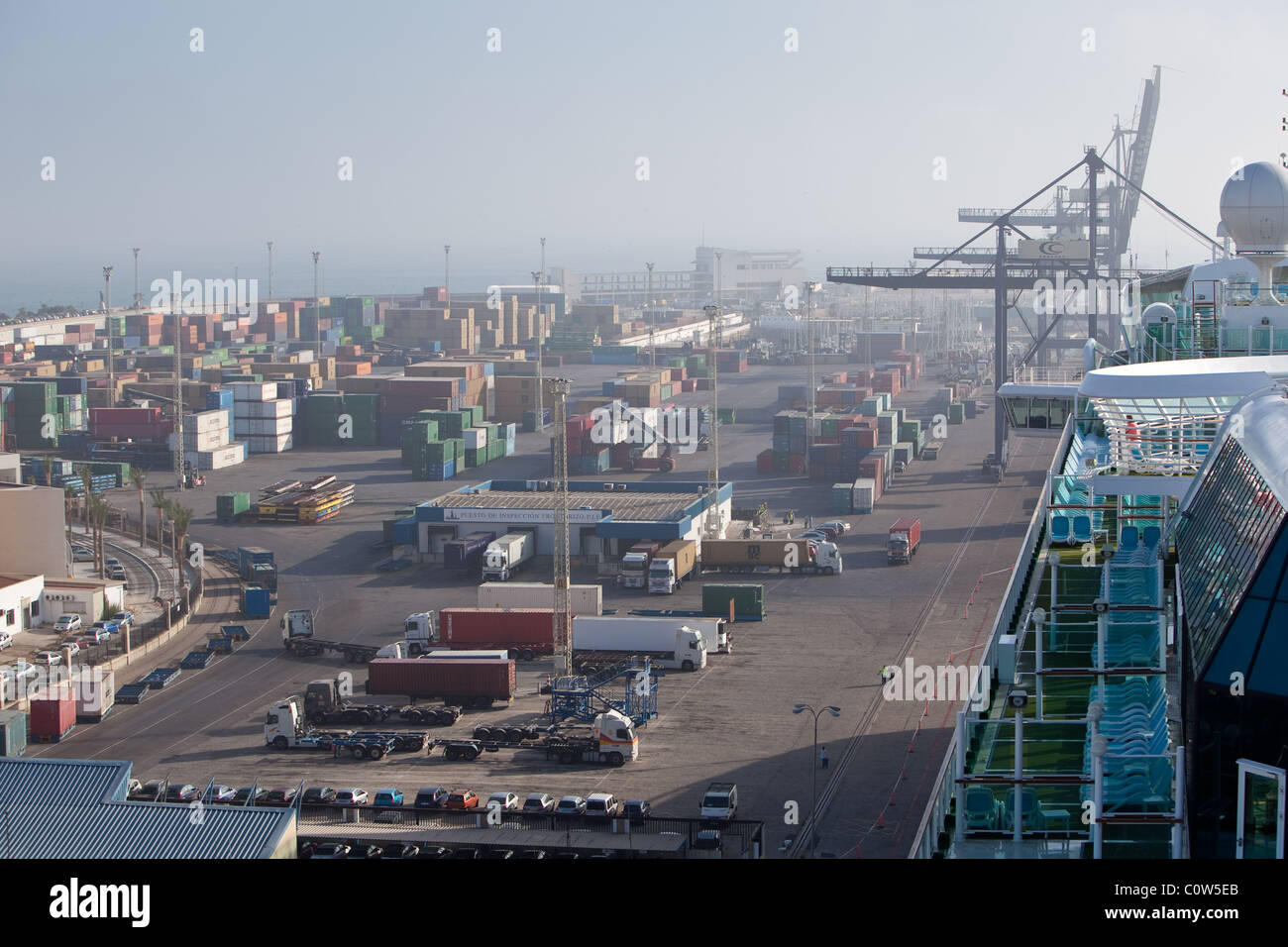 Cadiz harbour container dock Stock Photo - Alamy