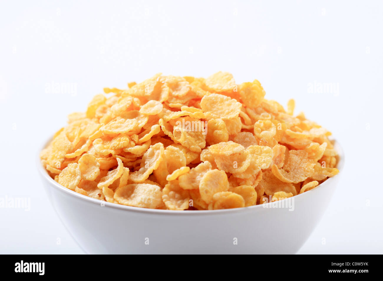 Bowl of crispy corn flakes - detail Stock Photo - Alamy
