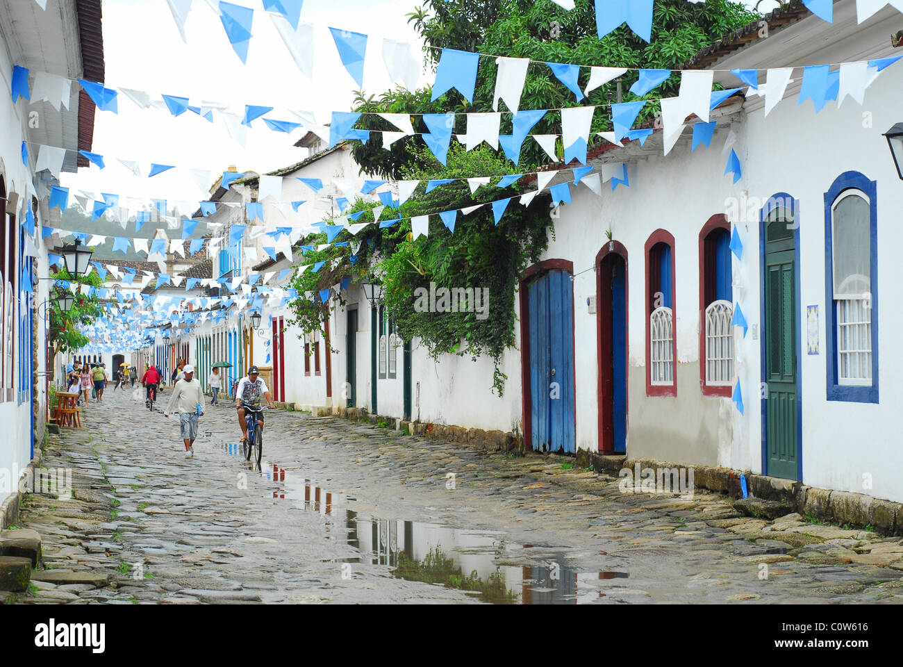 Street scene in the historic coastal town of Paraty in Rio de Janeiro ...