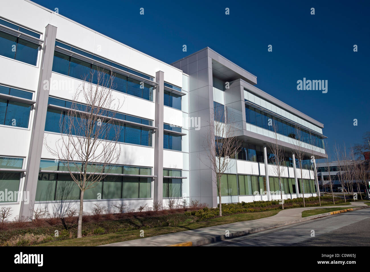 Modern office building Stock Photo - Alamy