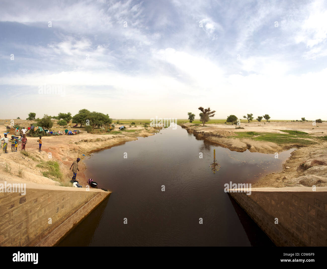 Agricultural irrigation system in Mopti, Mali Stock Photo - Alamy
