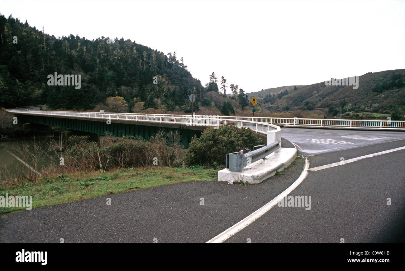 Bridge over Navarro River on Hwy 1 on the Mendocino Coast California ...