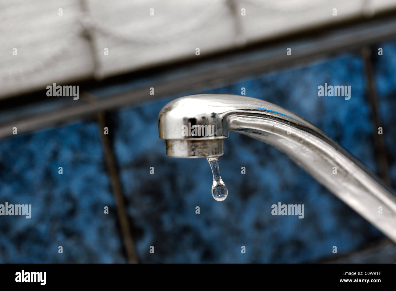 water droplet kitchen tap Stock Photo - Alamy