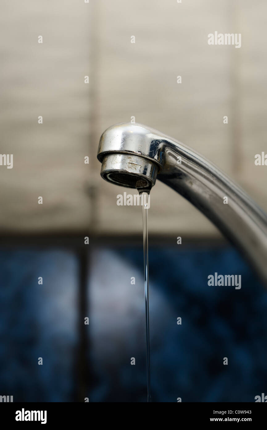 Running tap hi-res stock photography and images - Alamy