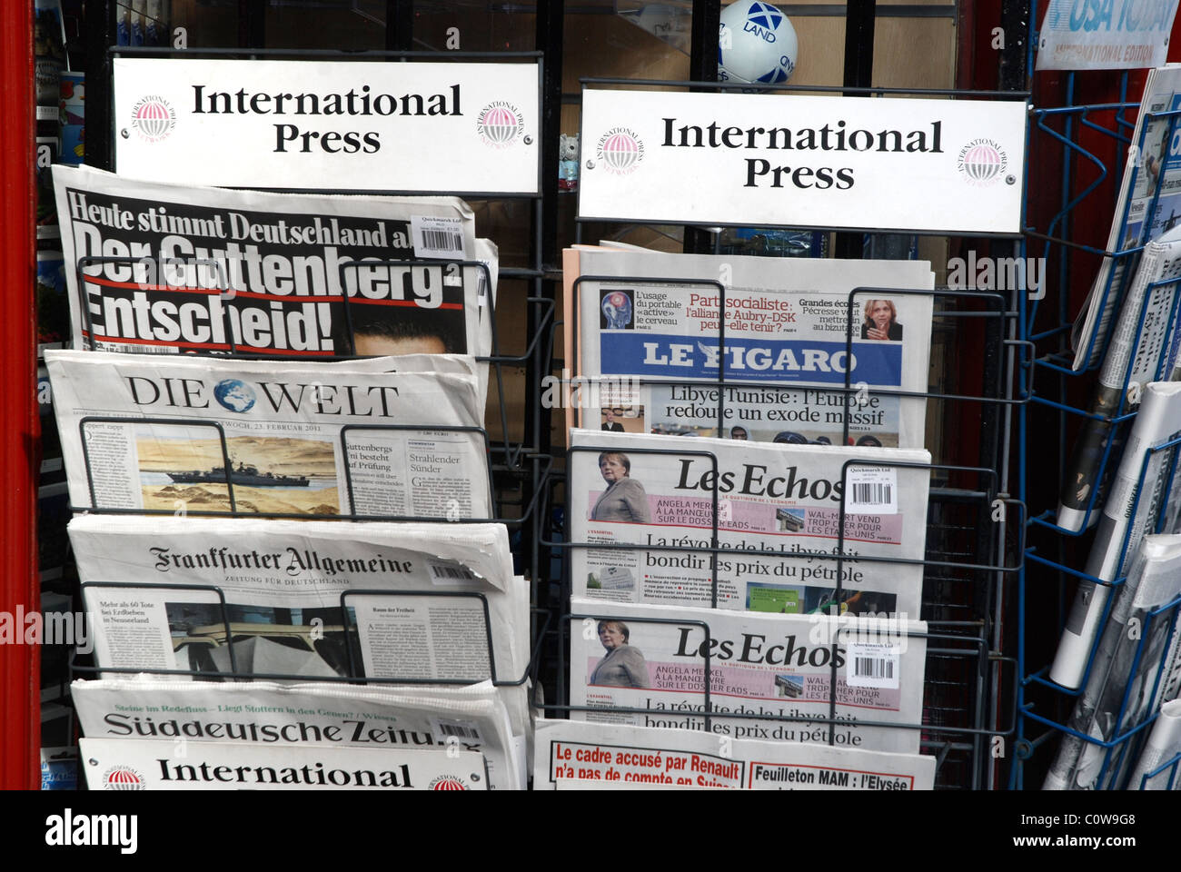 French press titles hi-res stock photography and images - Alamy