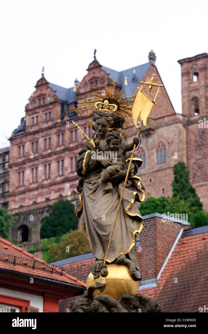 Statue of madonna with child hi-res stock photography and images - Alamy