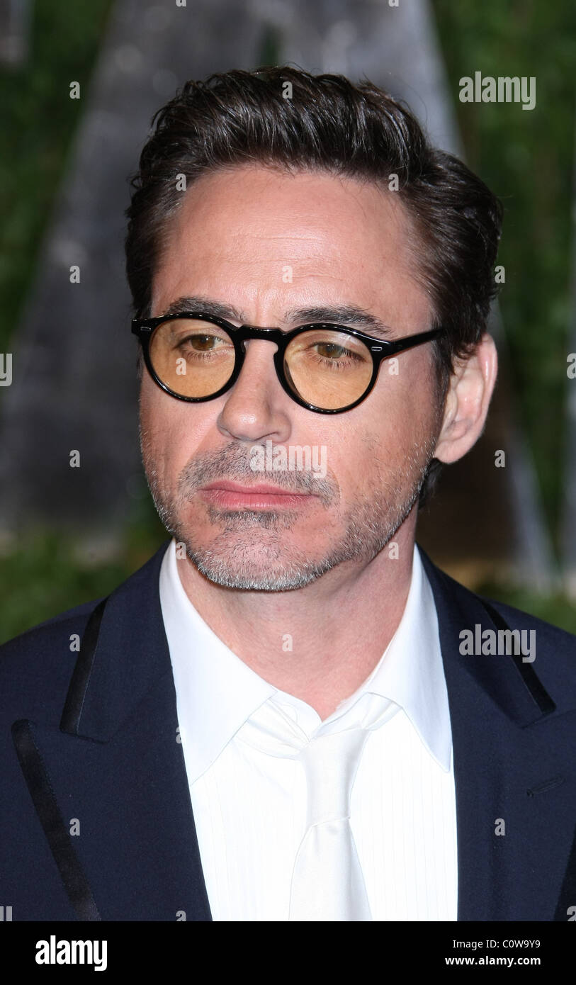ROBERT DOWNEY JR. 2011 VANITY FAIR OSCAR PARTY LOS ANGELES CALIFORNIA ...