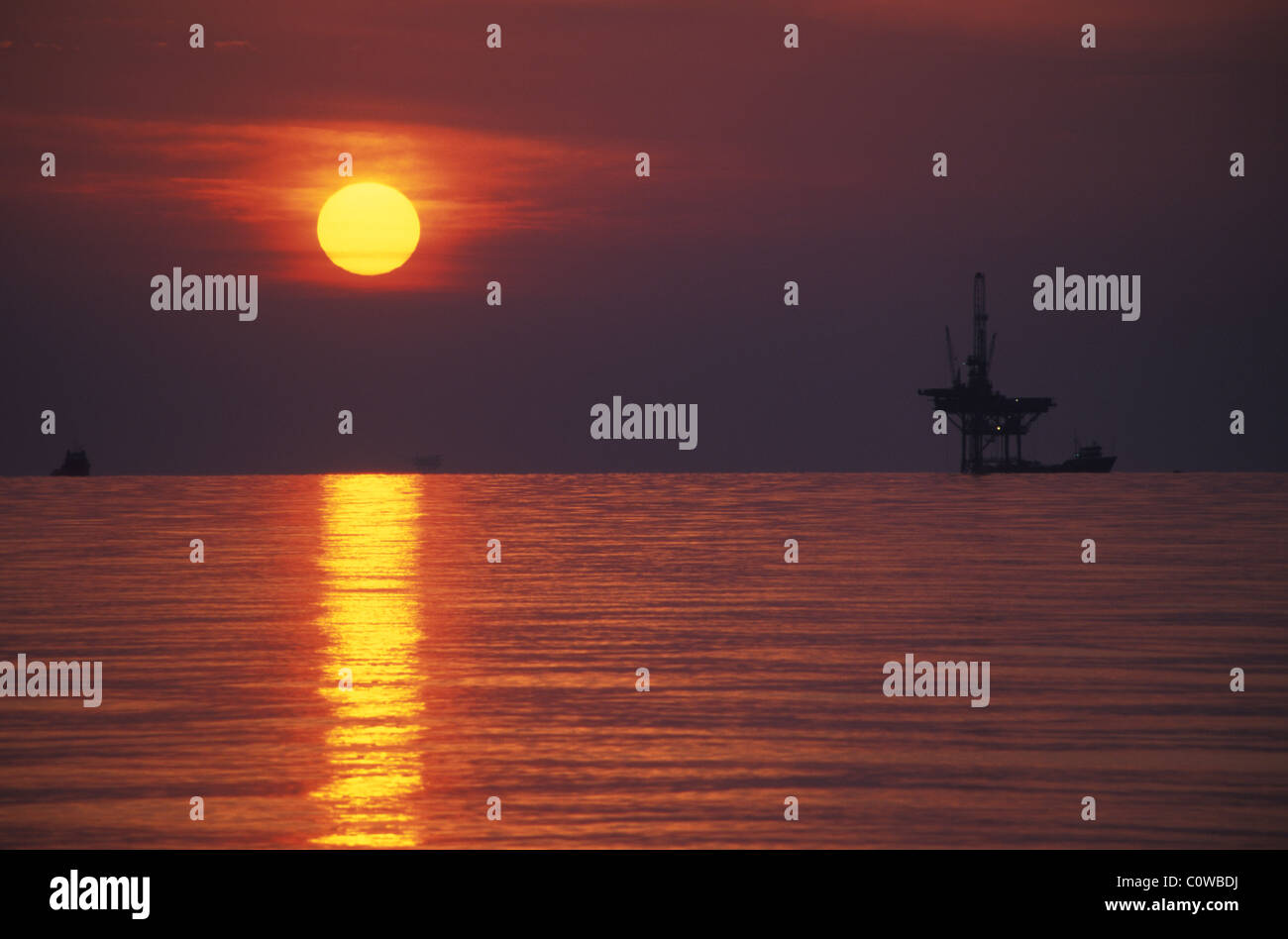 Off shore drilling hi-res stock photography and images - Alamy