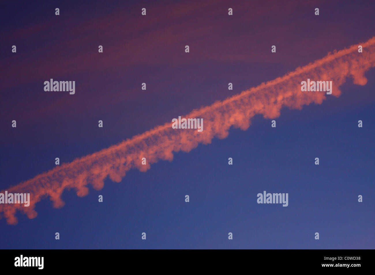 Vapor trail sunset hi-res stock photography and images - Alamy