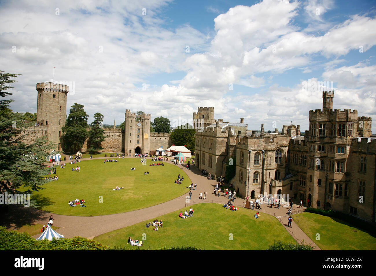 Warwick castle hi-res stock photography and images - Alamy
