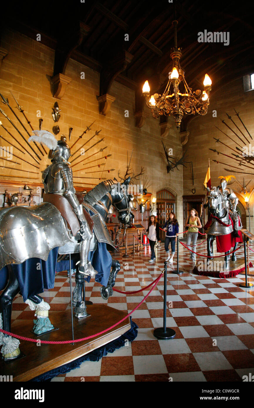 Warwick castle interior hi-res stock photography and images - Alamy