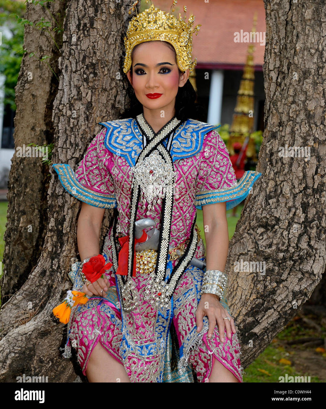 thai classical dancer at the bangkok musuem weekend show , bangkok ...