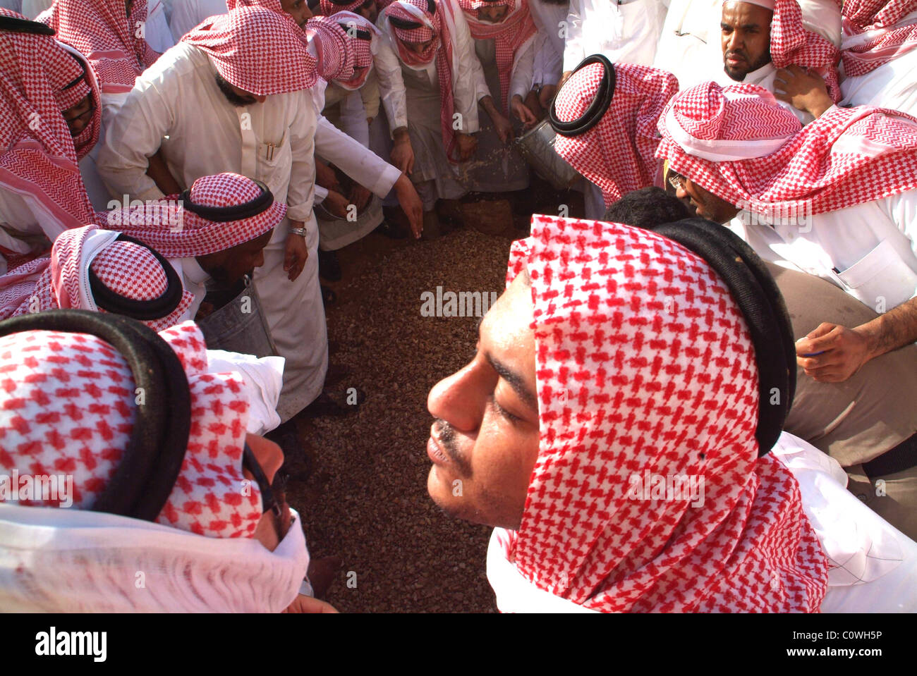 THE BODY OF KING FAHD, WHO DIED AUGUST 1, IS INTERRED AT A SIMPLE ...
