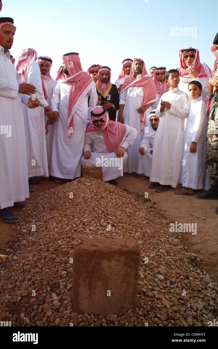 THE BODY OF KING FAHD, WHO DIED AUGUST 1, IS INTERRED AT A SIMPLE ...