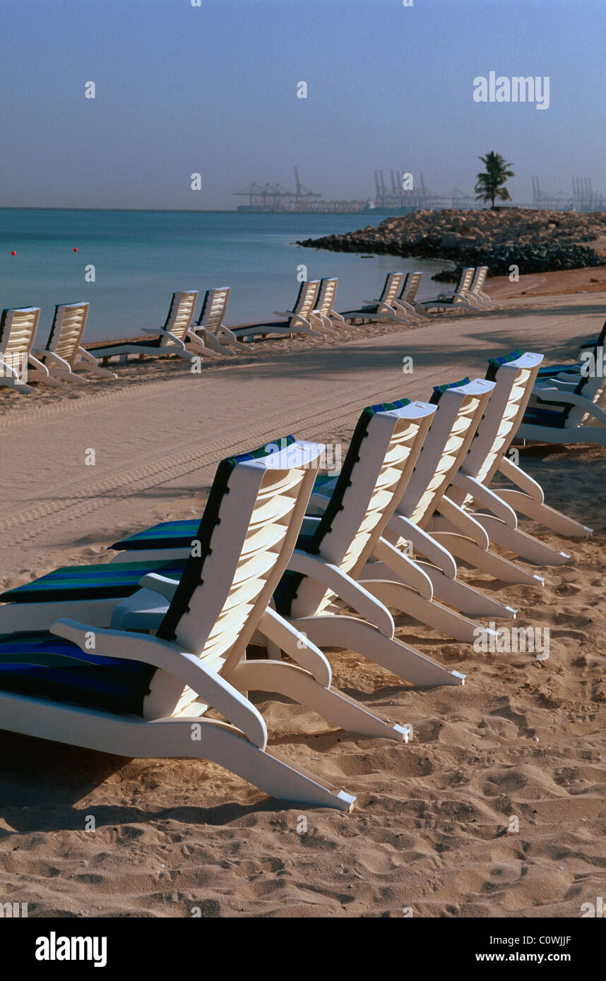 Dubai jebel ali beach hotel hi-res stock photography and images - Alamy