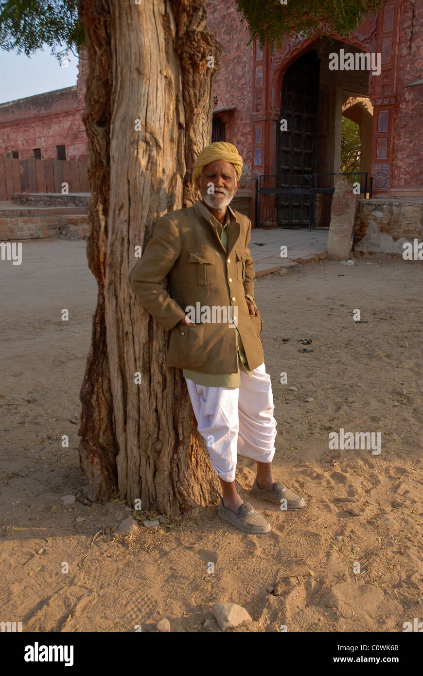 Indian asia uniform hi-res stock photography and images - Alamy