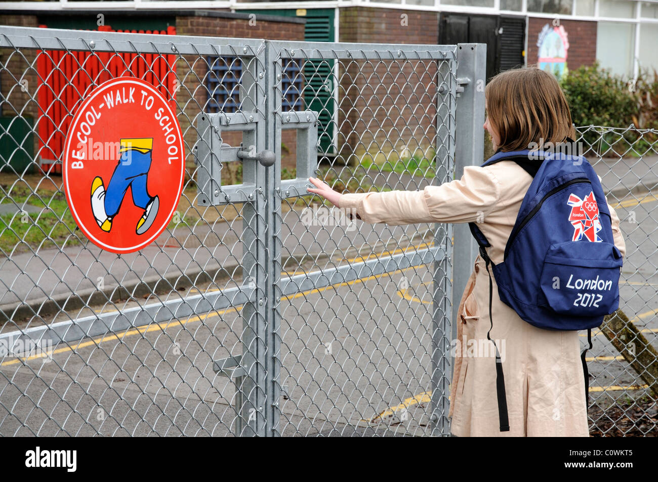 School gate hi-res stock photography and images - Alamy