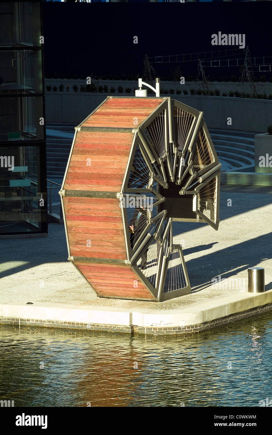 Rolling bridge london hi-res stock photography and images - Alamy