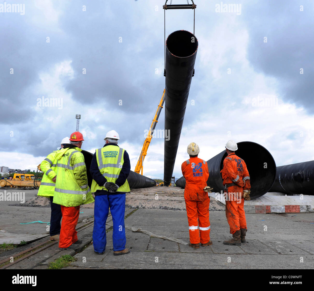 Inchgeeen Dry Dock, floating jetty Greenock. New floating jetty for ...