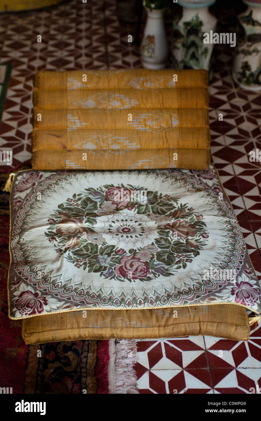 Praying mat, Wat Sainyaphum, Savannakhet, Laos Stock Photo - Alamy
