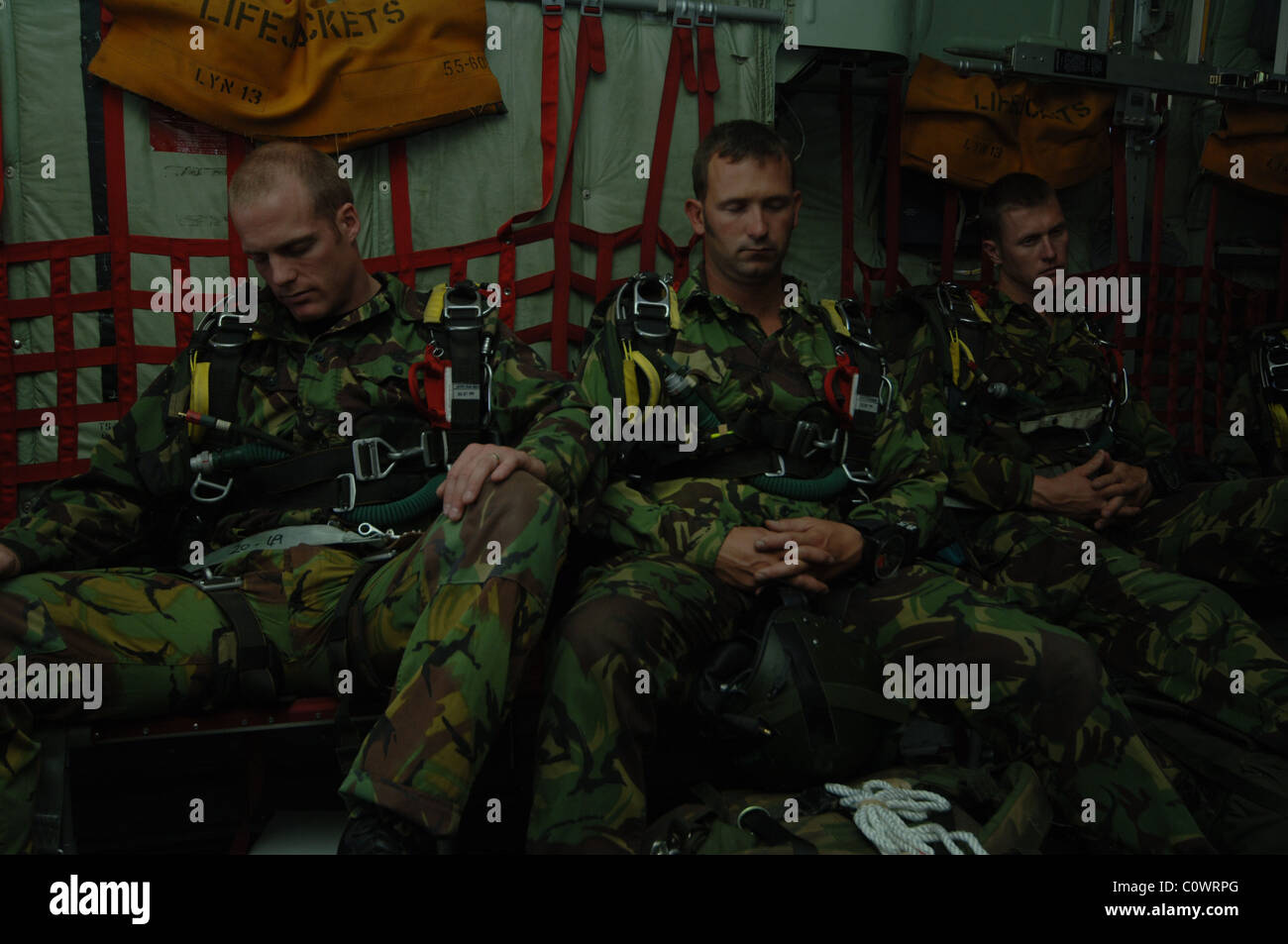 Path finer platoon jup from a RAF C-130 Hercules transport aircraft ...