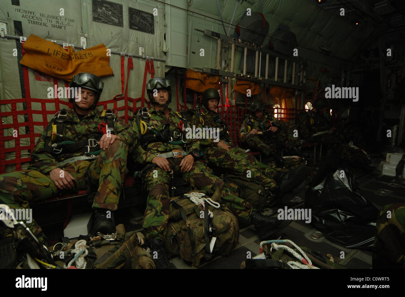 Path finer platoon jup from a RAF C-130 Hercules transport aircraft ...