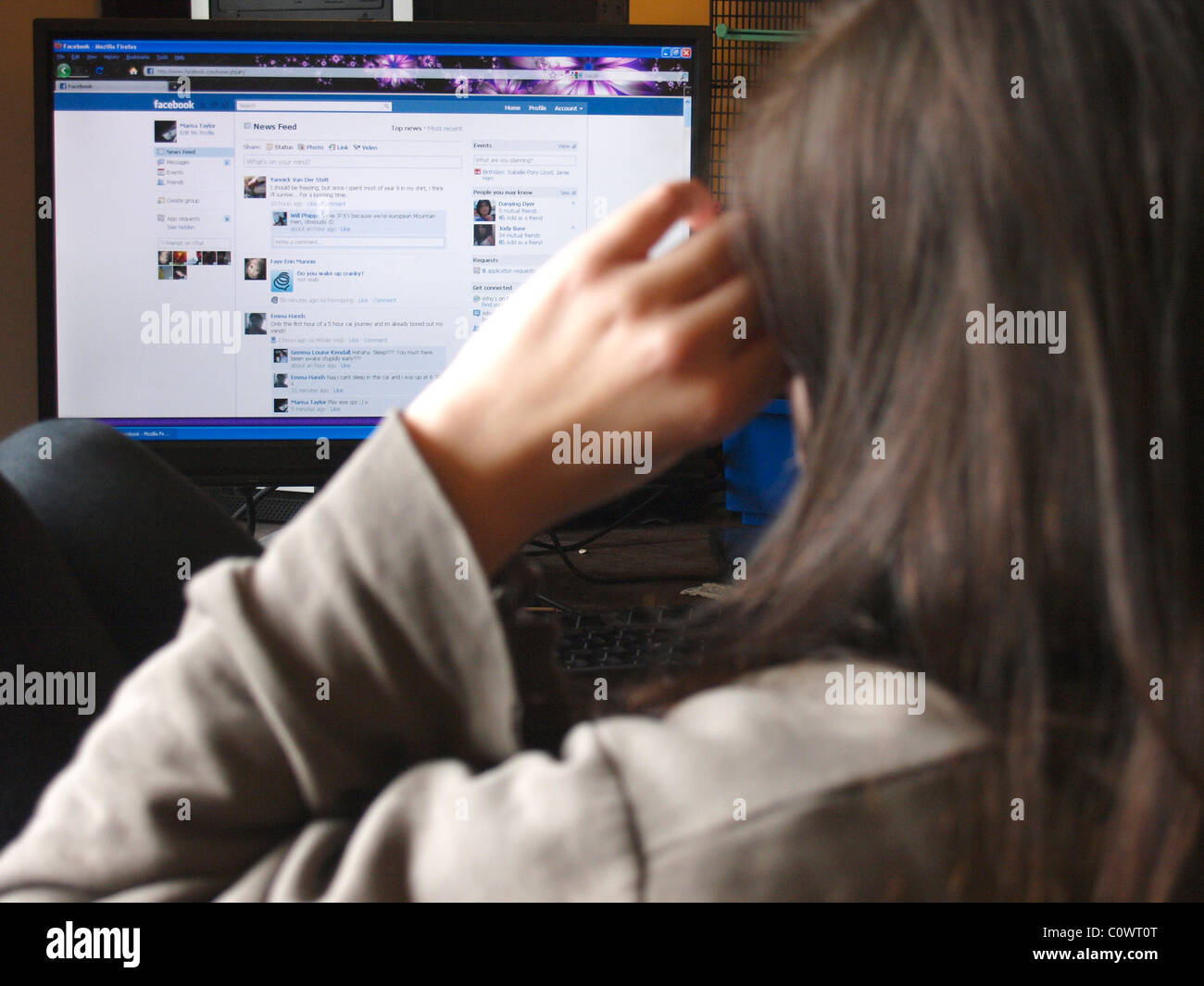 Facebook teen hi-res stock photography and images - Alamy